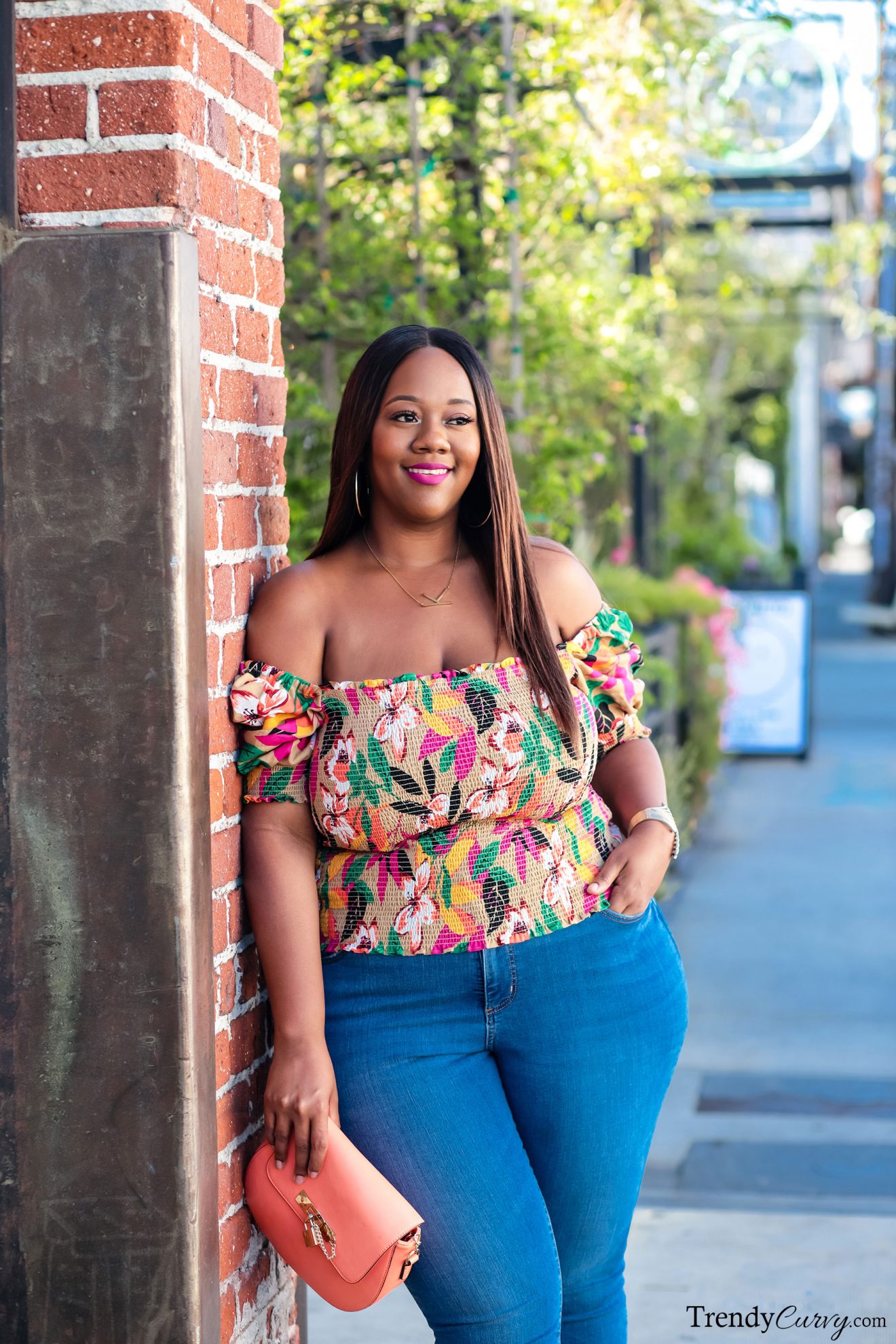 Black is Beautiful - Trendy Curvy